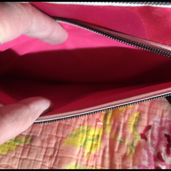 Golla | Bags | Golla Nwot Pink Cushioned Messenger Laptop Bag | Poshmark